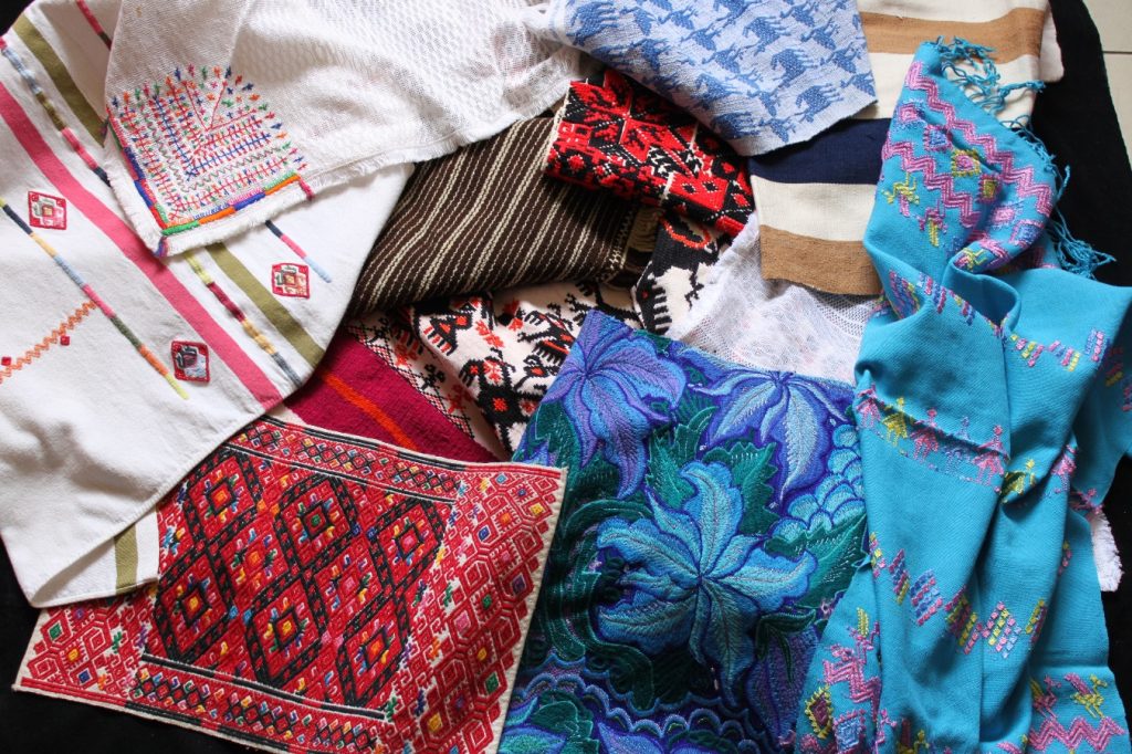 Hilvanando la memoria. La indumentaria en el México prehispánico ...